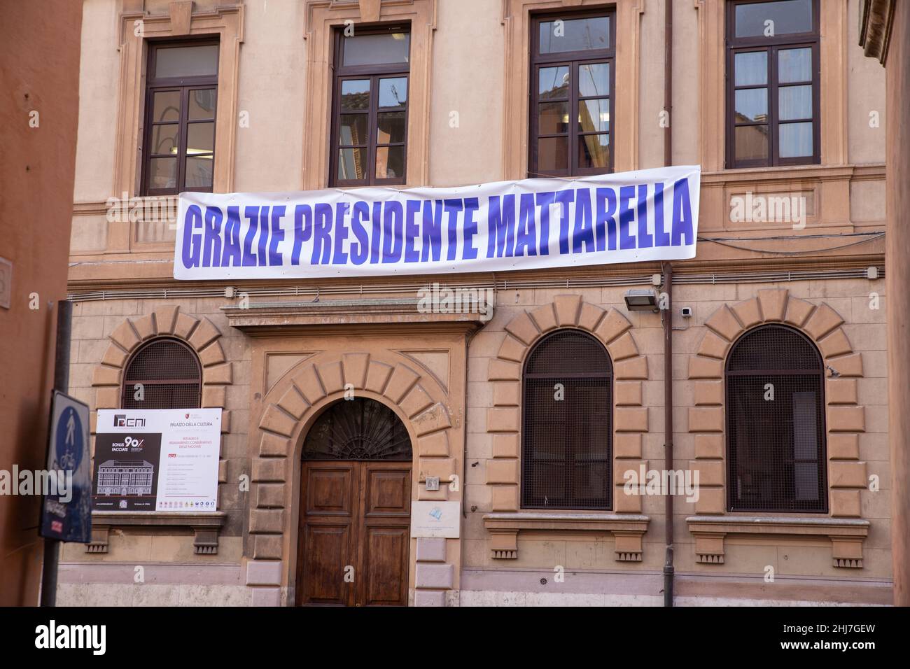 Rome, Italy. 27th Jan, 2022. Thank you banner of the Jewish community ...