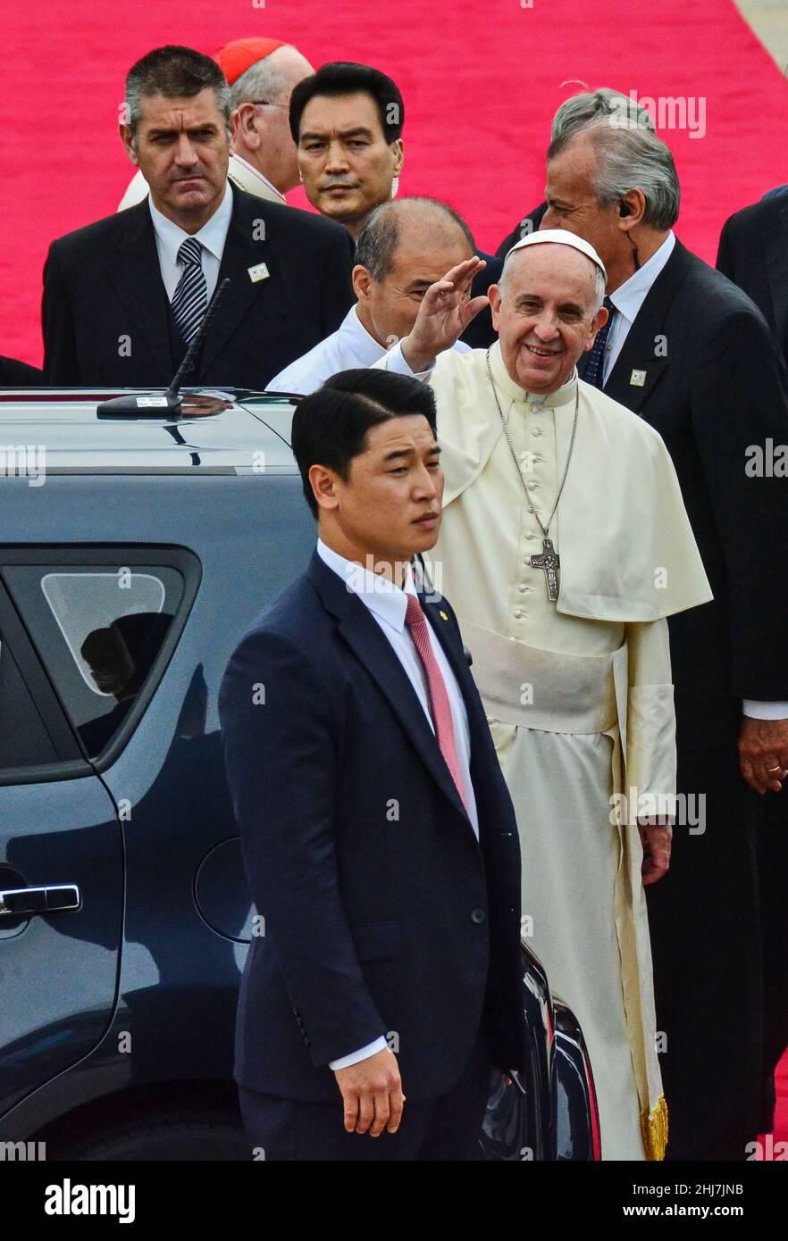 Aug 14, 2014 - Seoul, South Korea : Pope Francis arrive at the Seoul ...