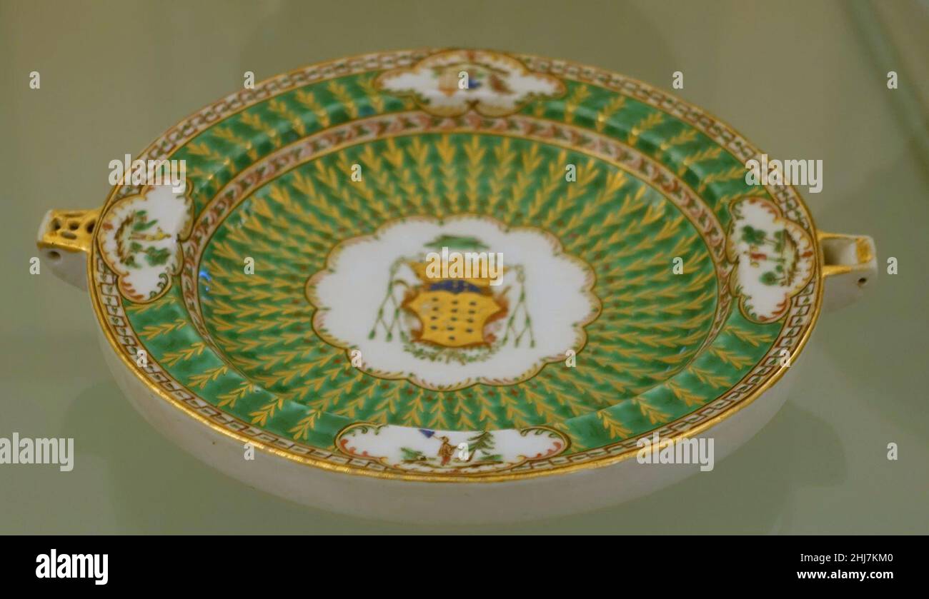 Table set owned by Porto Bishop António de San José de Castro, China ...