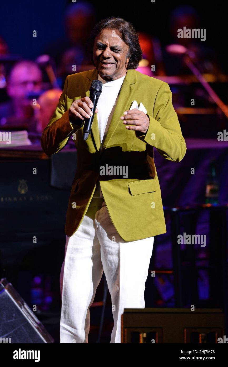 Fort Lauderdale FL, USA. 26th Jan, 2022. Johnny Mathis performs at The ...