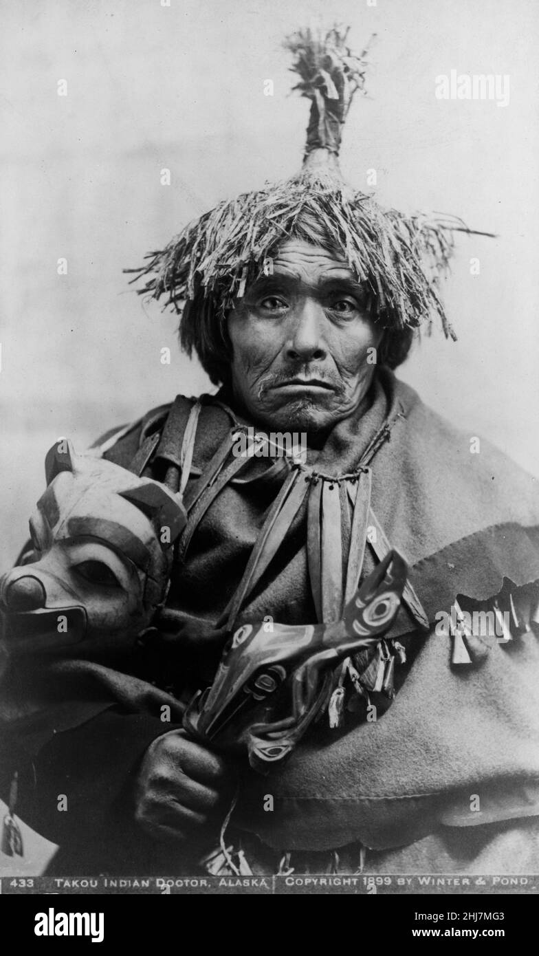 Native american medicine man mask hi-res stock photography and images ...