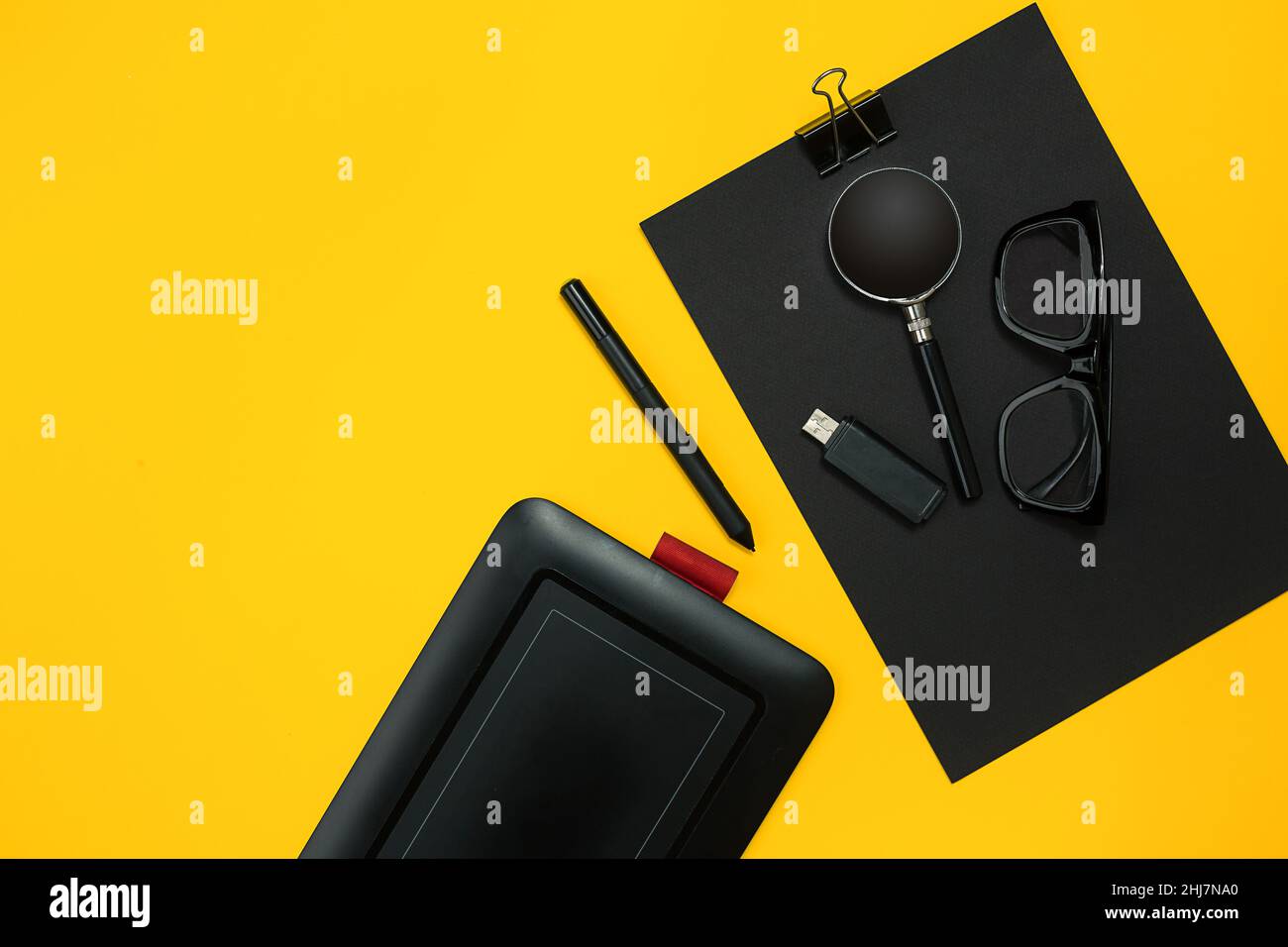 Workplace with office items and business elements on a desk. Con Stock ...