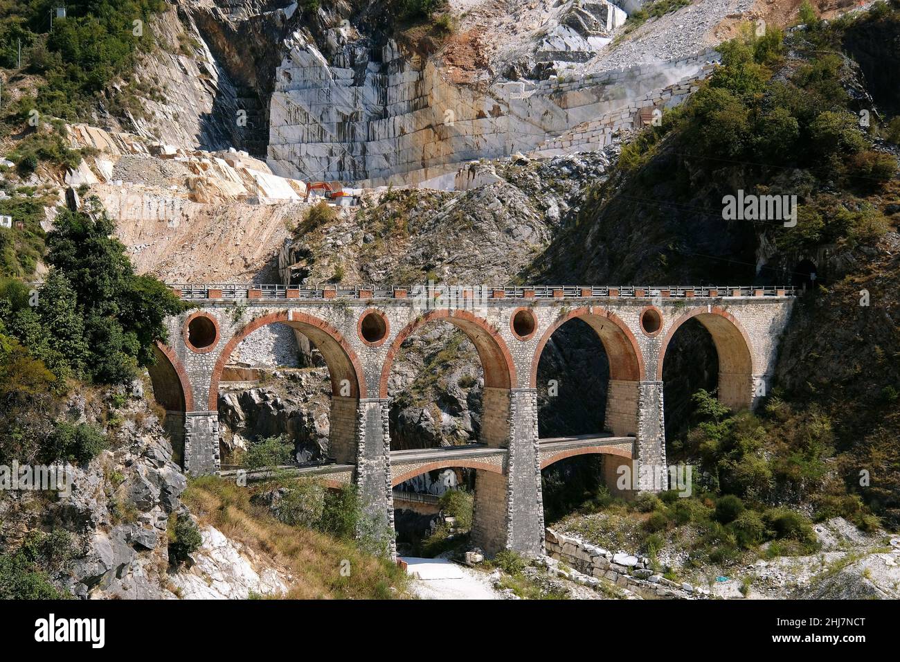 Historic Ponti di Vara bridge in the marble quarrying area of Carrara ...