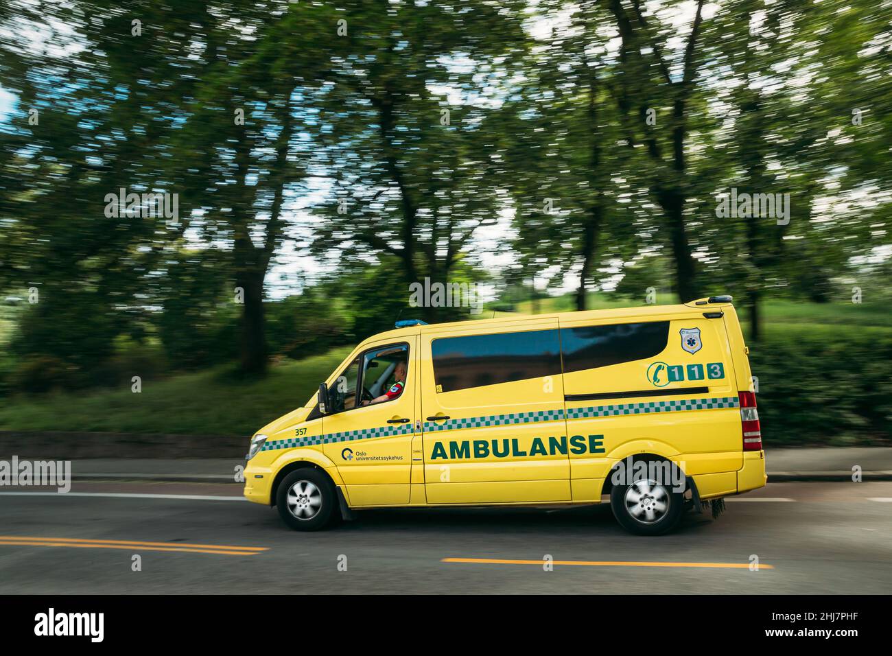 Mercedes emergency ambulance hi-res stock photography and images - Alamy
