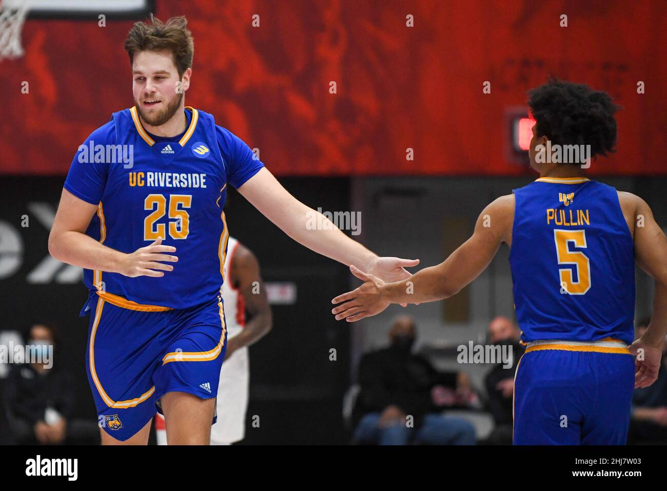 UC Riverside Highlanders center Callum McRae (25) during an NCAA ...