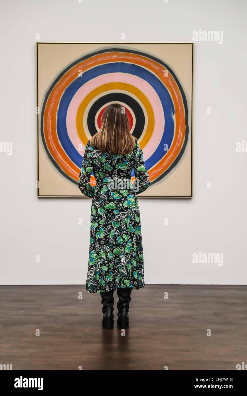 London UK 27 January 2022 Kenneth Nolan, Turn 1977, Acrylic on canvas ...