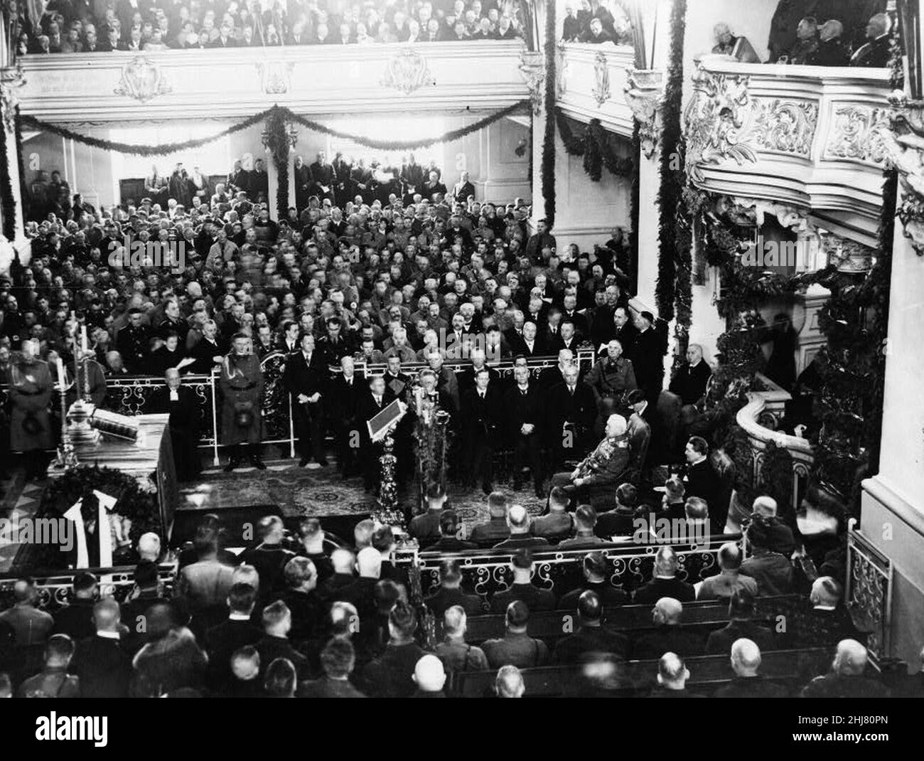 Hitler rede hi-res stock photography and images - Alamy