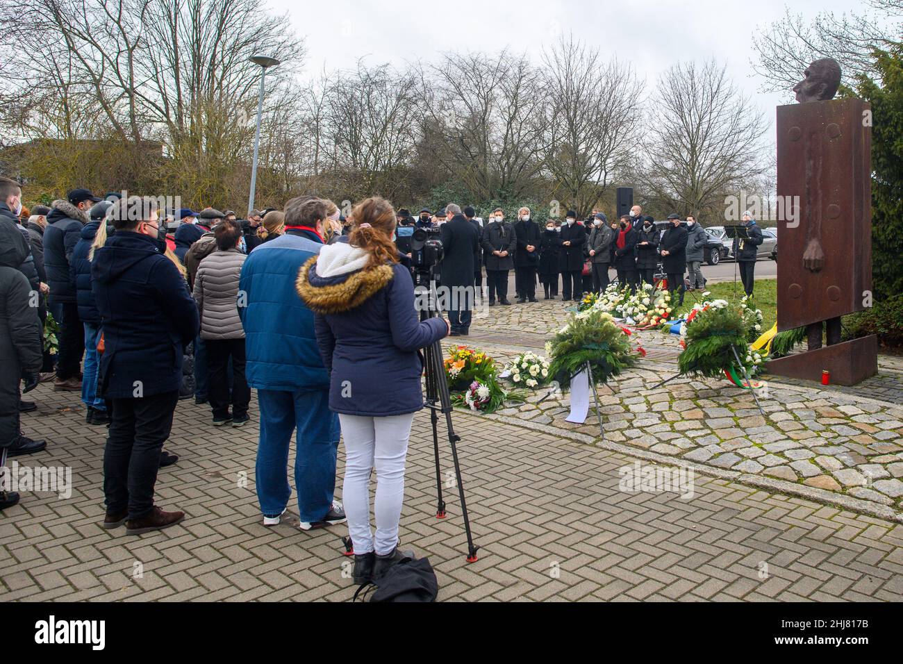 Magdeburg, Germany. 27th Jan, 2022. Participants of the commemoration ...