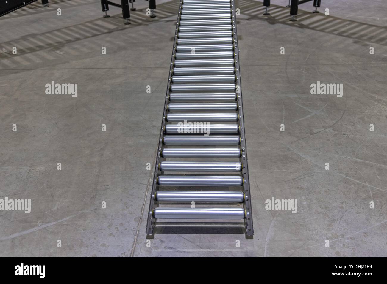 Steel Metal Conveyor Rollers Gravity Slope Distribution Warehouse Stock ...