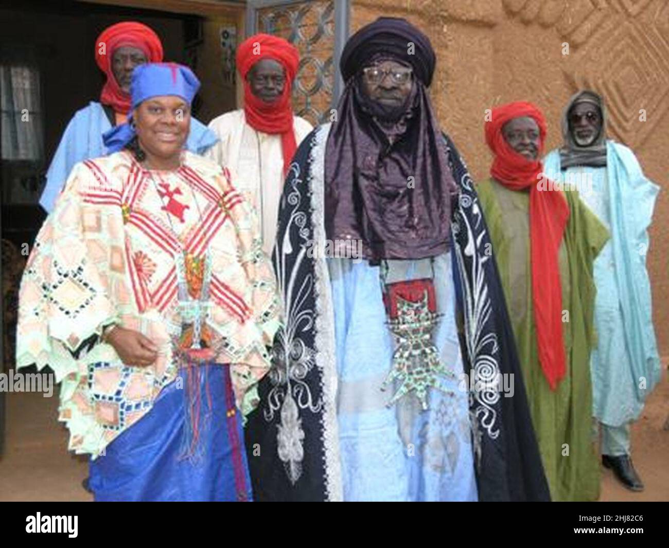 Traditional chief hi-res stock photography and images - Alamy