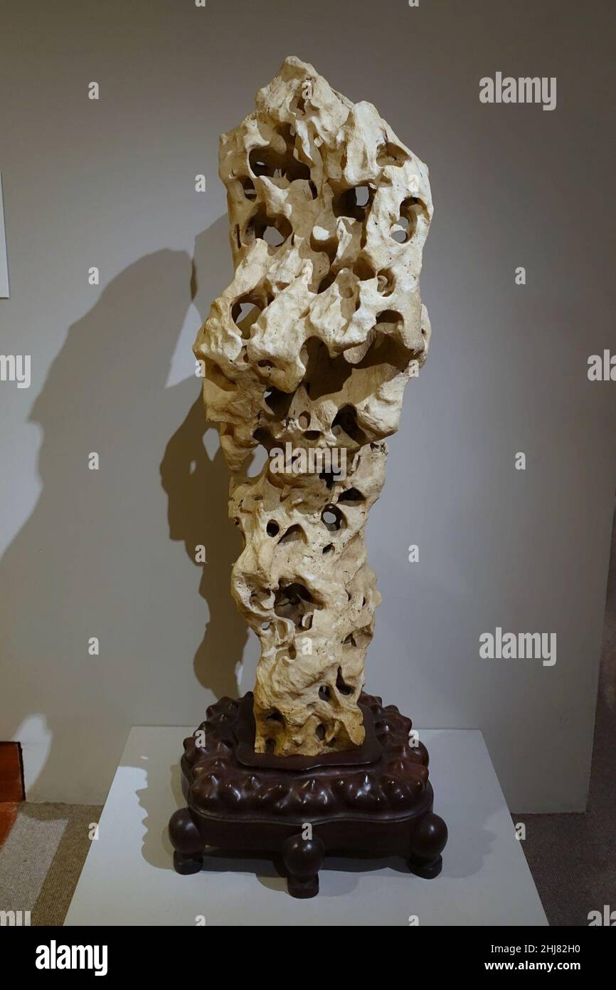 Taihu limestone hi-res stock photography and images - Alamy