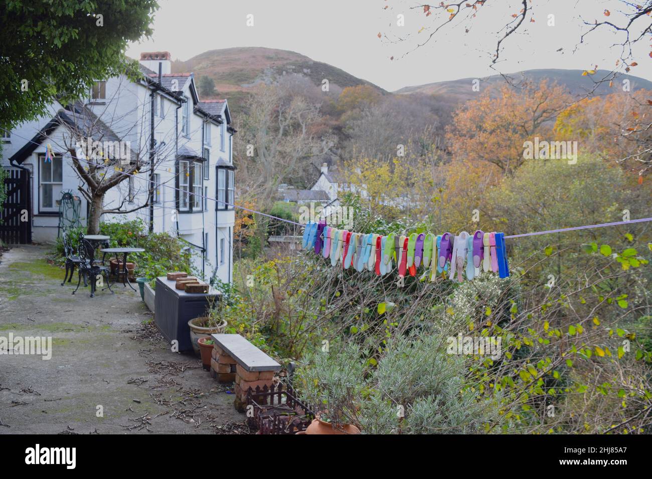 Houses and mountains in Welsh village Capelulo Stock Photo - Alamy