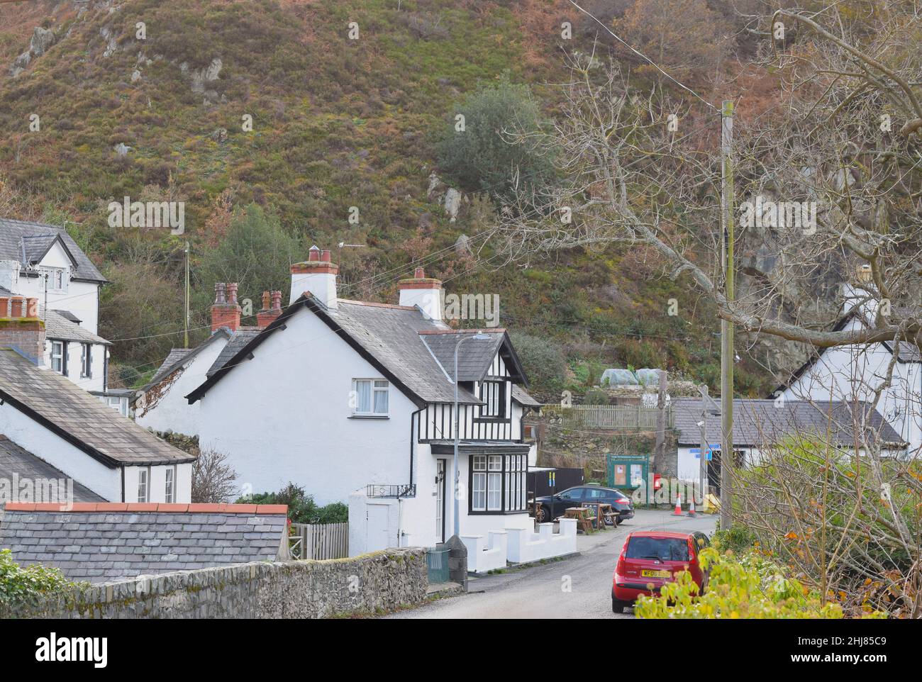Houses and mountains in Welsh village Capelulo Stock Photo - Alamy