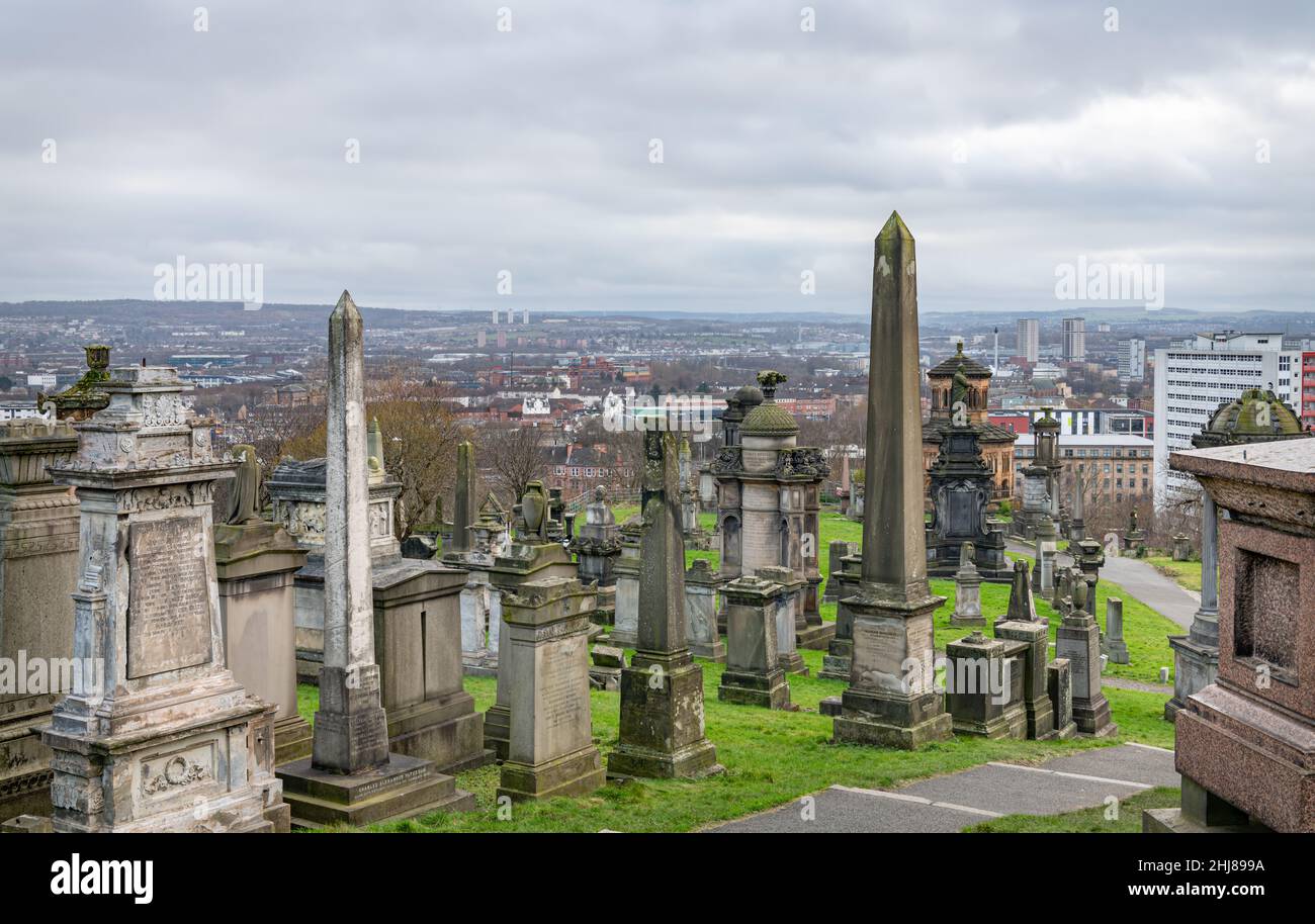 Victorian graves tombs hi-res stock photography and images - Alamy