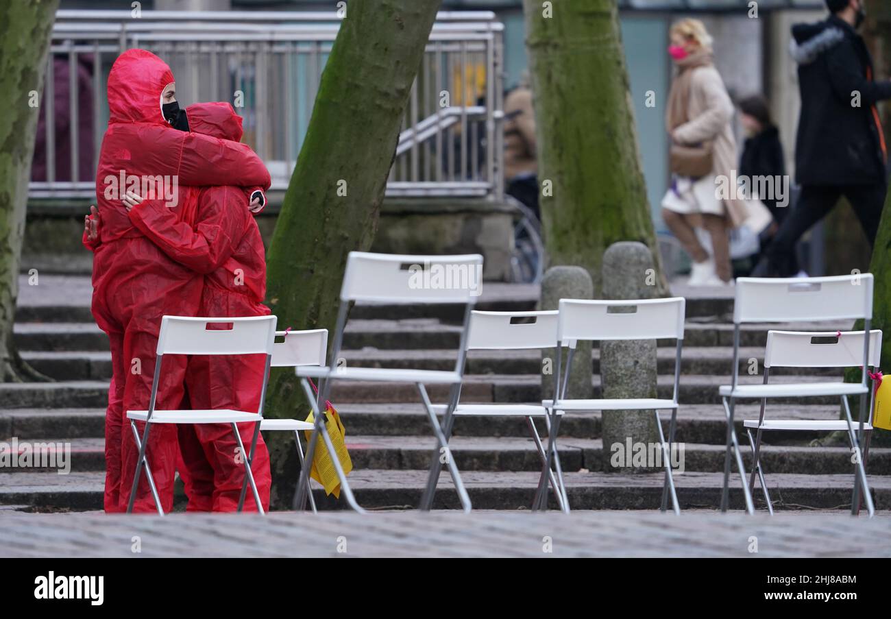Hanging victims hi-res stock photography and images - Alamy