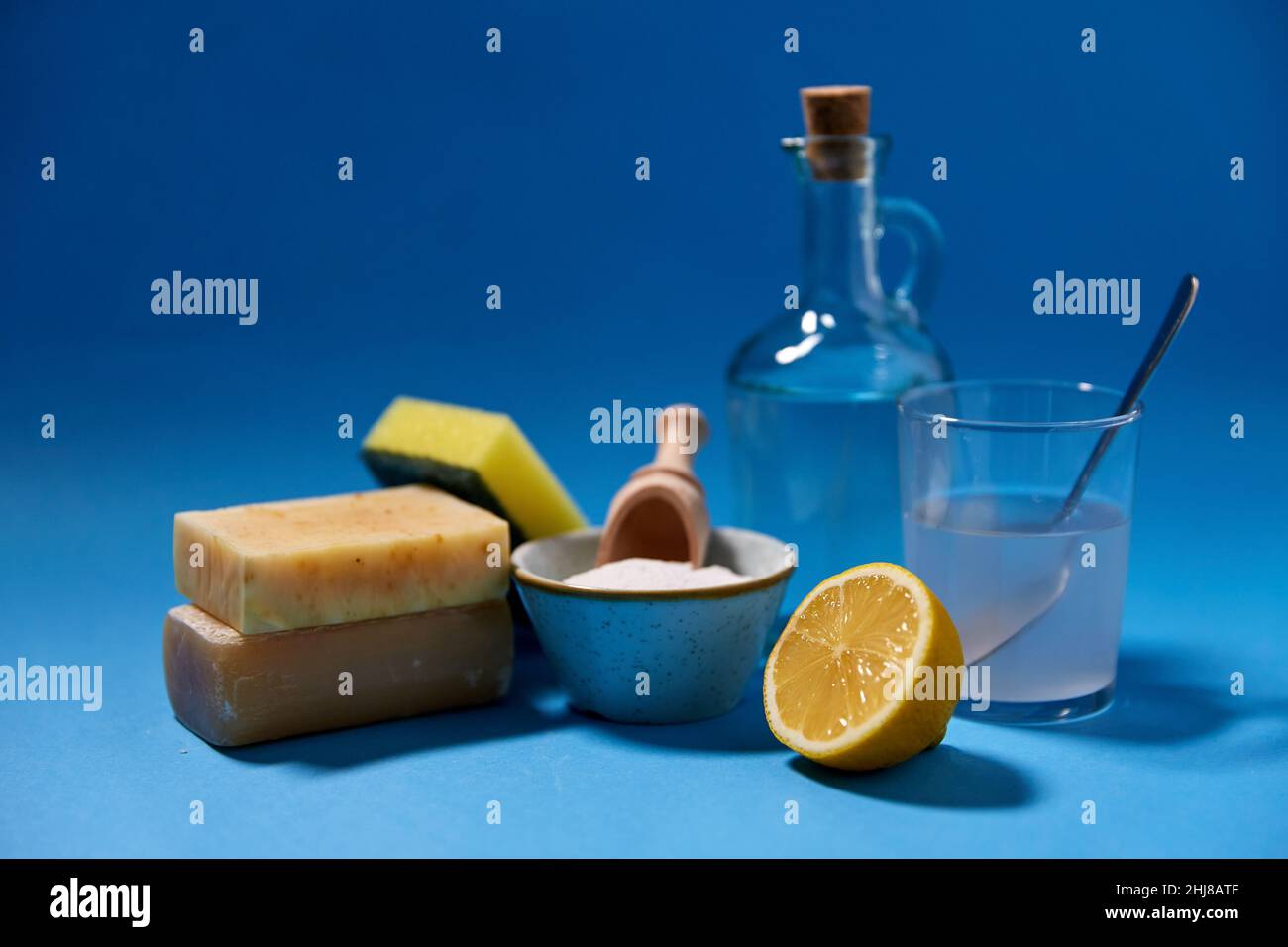 washing soda, lemon, sponge, soap and vinegar Stock Photo - Alamy