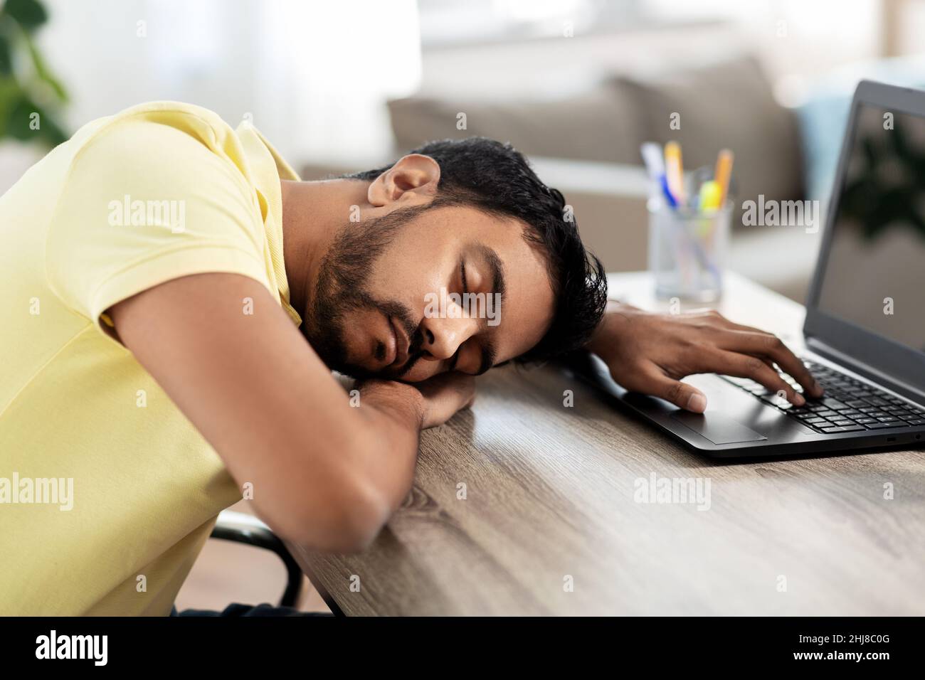 Sleeping on table hi-res stock photography and images - Alamy