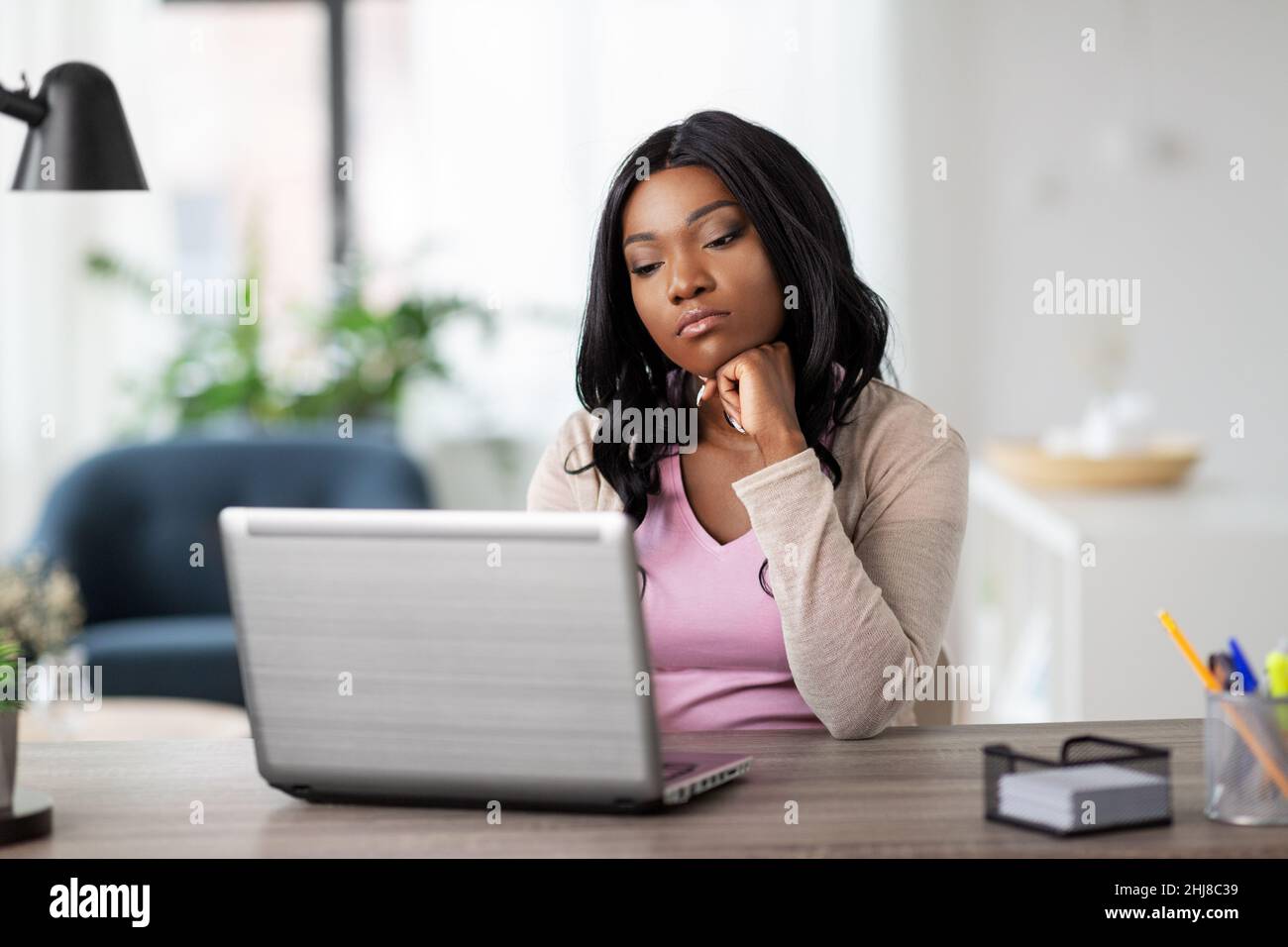 Bored office typing hi-res stock photography and images - Alamy