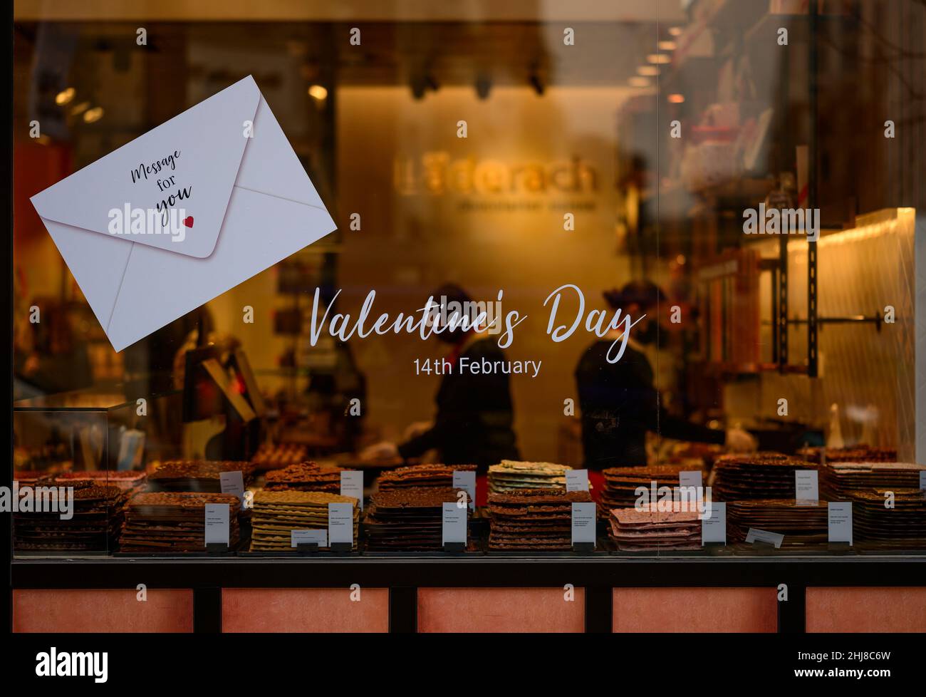 Laderach chocolatier suisse shop hi-res stock photography and images ...