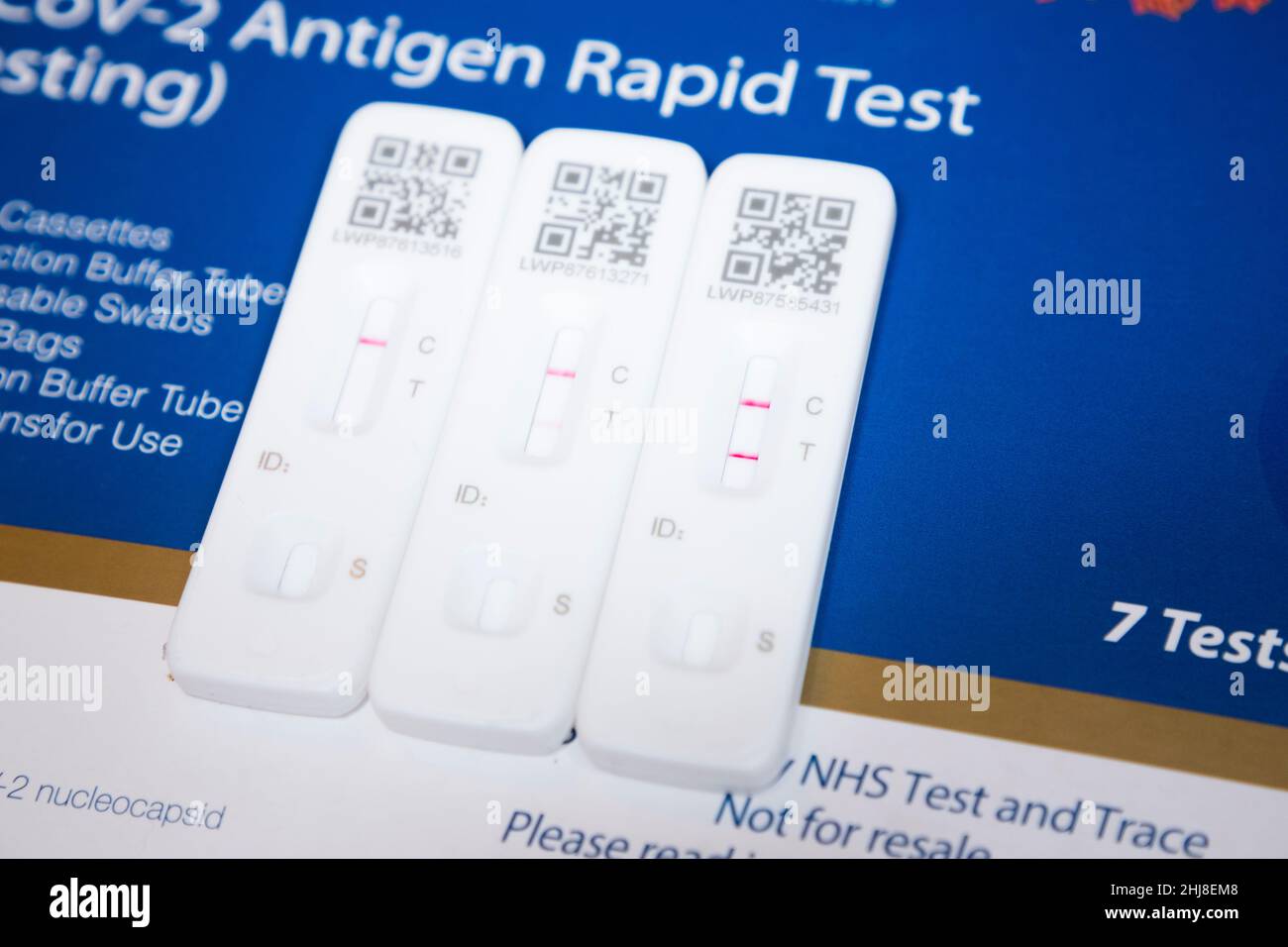 Faint red line lateral flow test hi-res stock photography and images ...