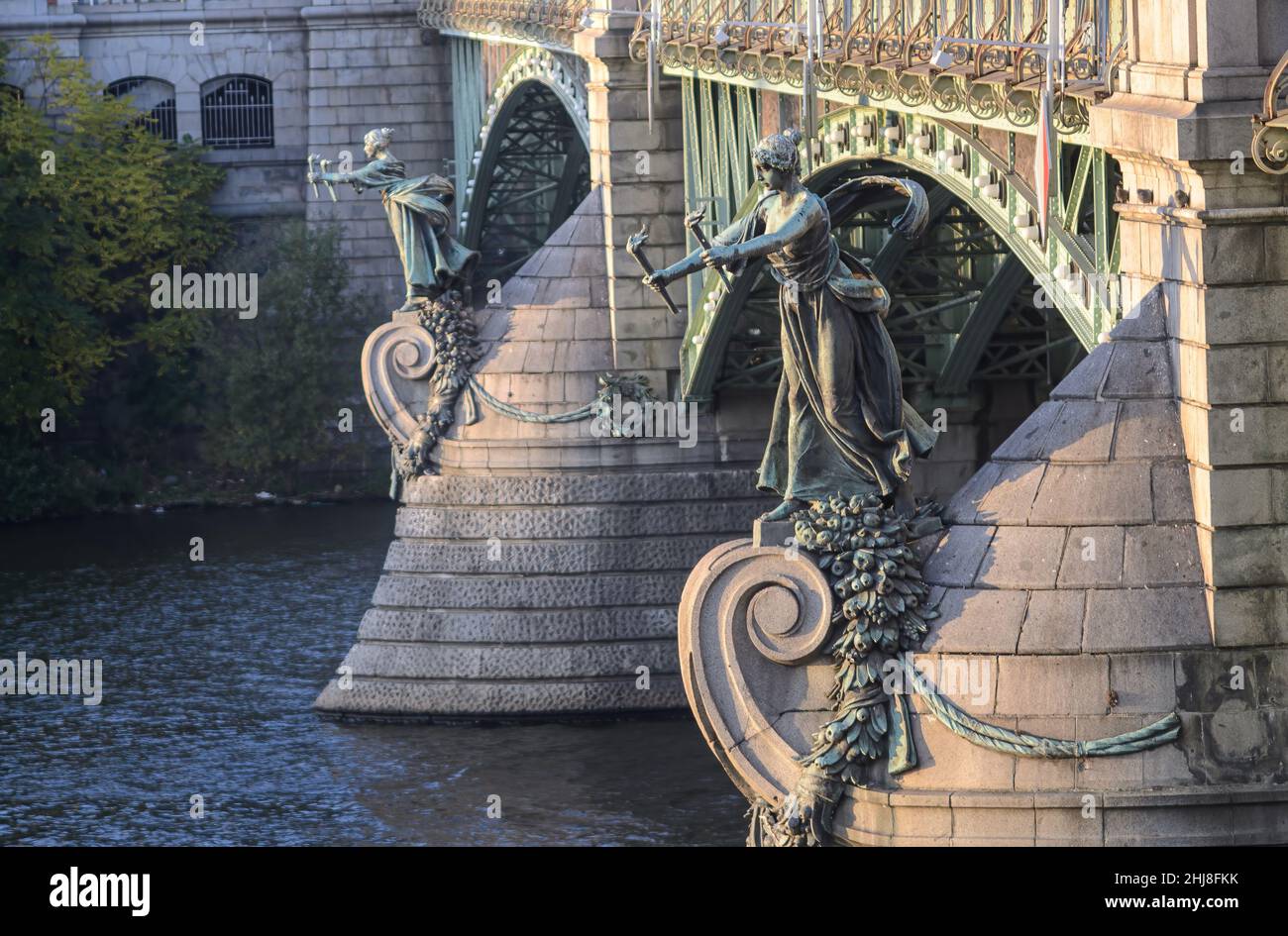 View of Cechuv Most Bridge on Vlatava river in Prague, Czech Republic ...