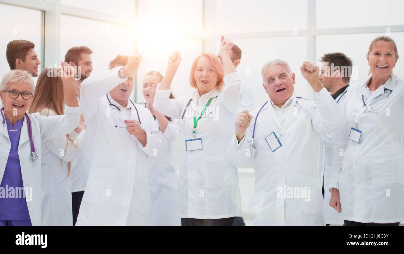 large group of diverse doctors celebrating together Stock Photo - Alamy large group of diverse doctors celebrating together Stock Photo - Alamy
