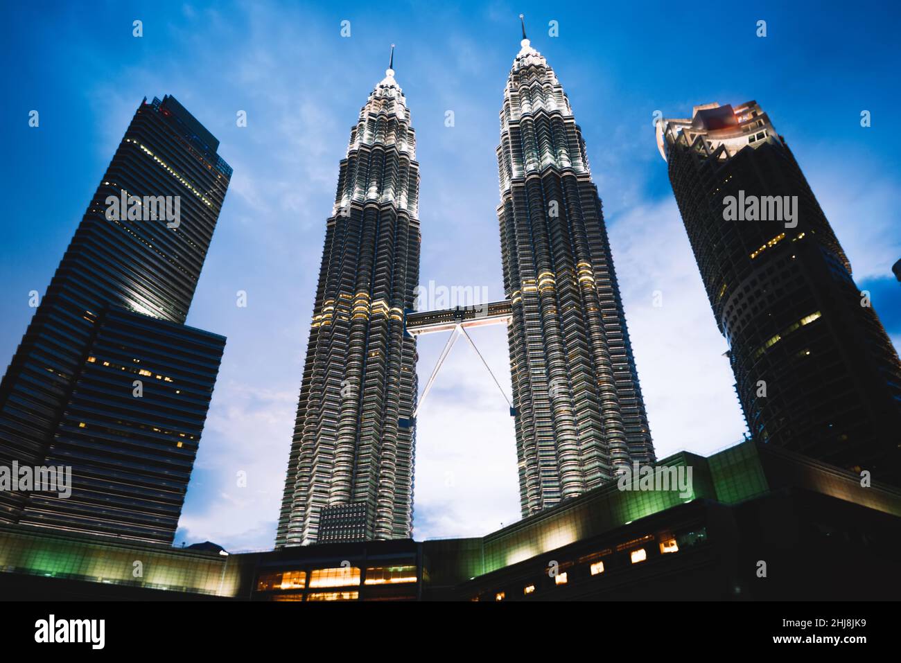 Tall modern buildings hi-res stock photography and images - Alamy