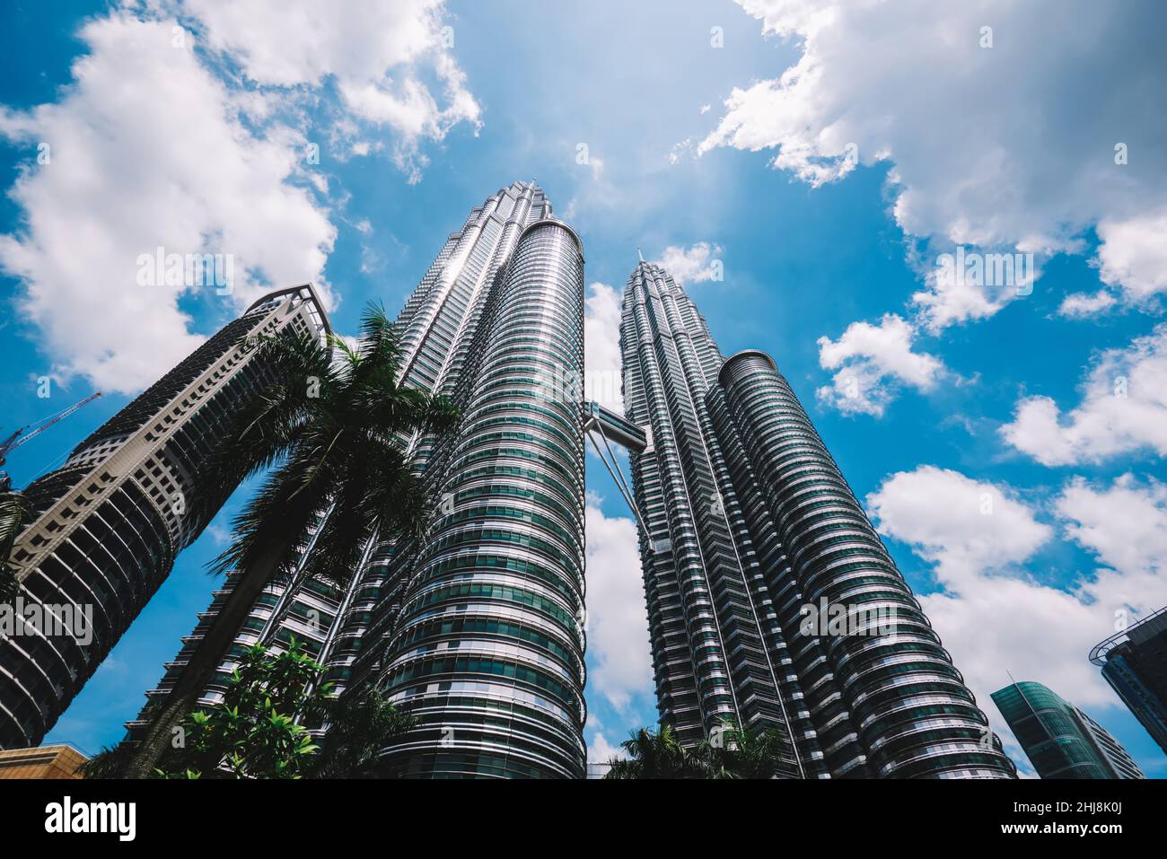 Modern big building skyscraper hi-res stock photography and images - Alamy