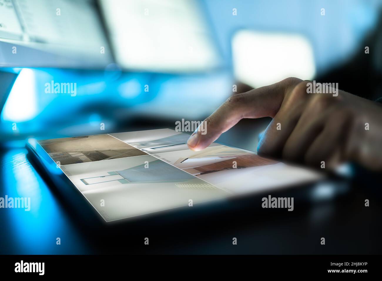 Cctv camera night hi-res stock photography and images - Alamy