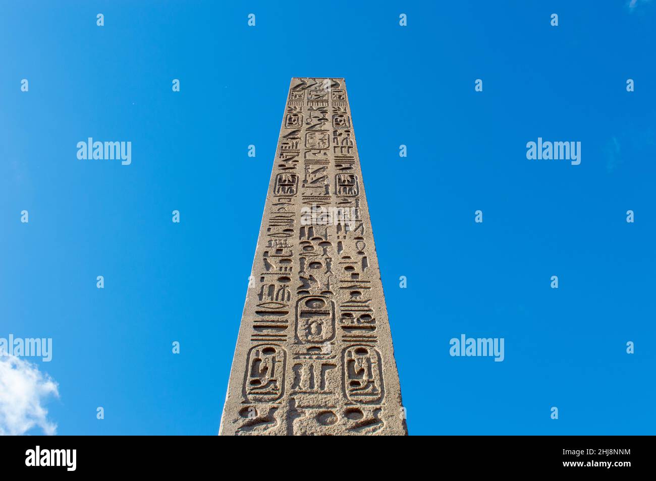 New York, NY, USA - November 19, 2021: The Obelisk (Cleopatra's Needle ...