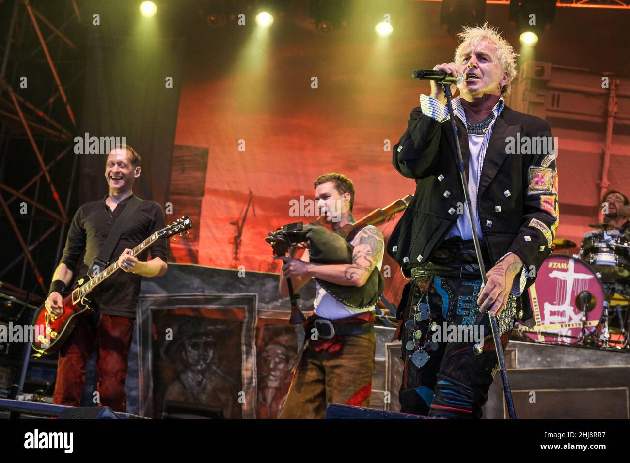 German medieval rock band in extremo hi-res stock photography and ...