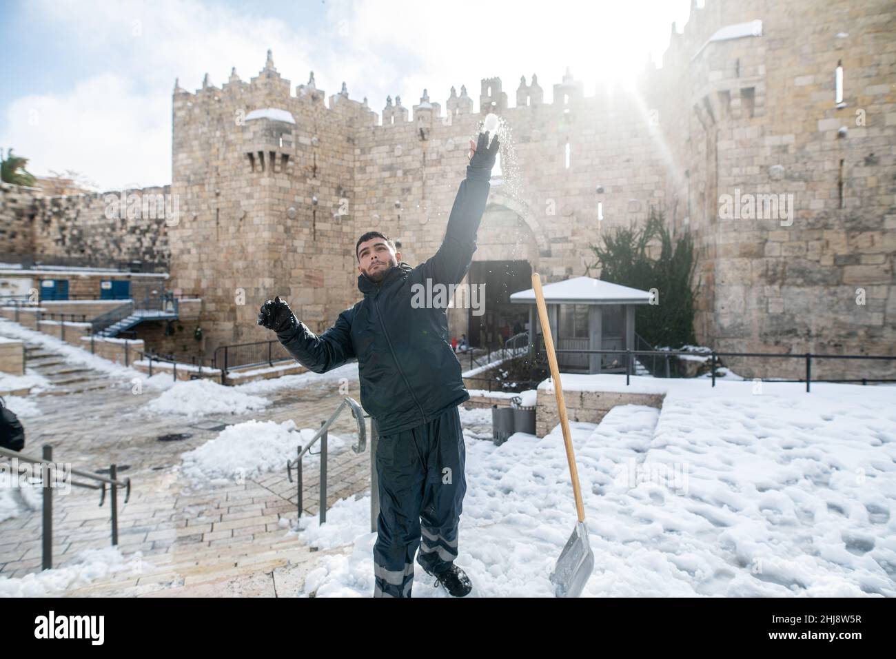 Snow shavel hi-res stock photography and images - Alamy