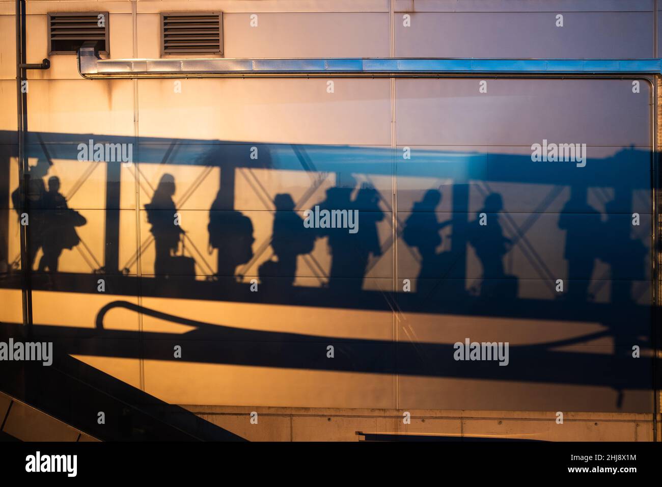 Airplane gangway hi-res stock photography and images - Alamy