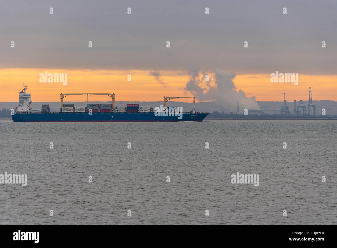 Container ship Songa Puma passing Southend towards Tilbury Docks, Essex ...
