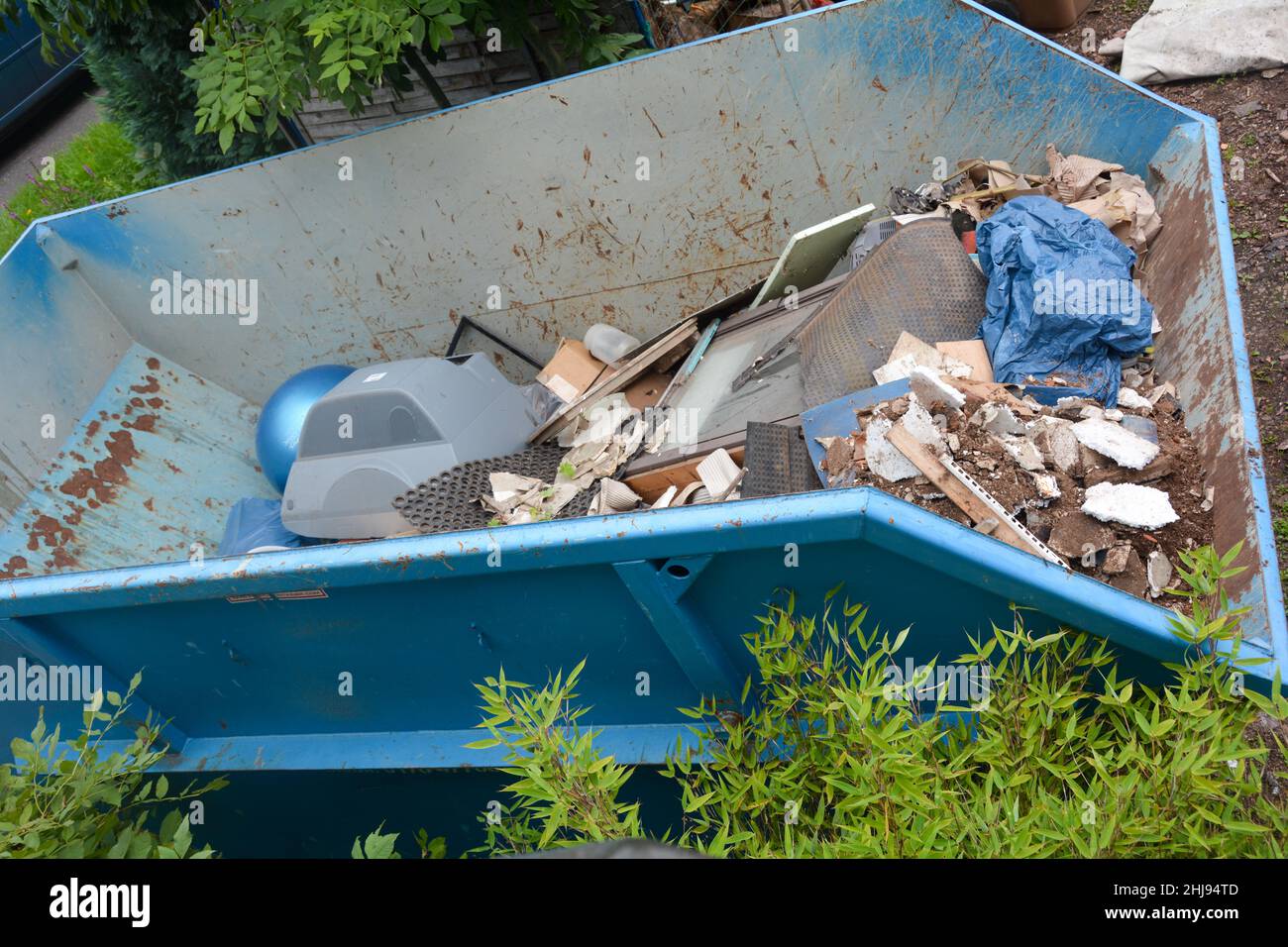 Bulky waste hi-res stock photography and images - Alamy