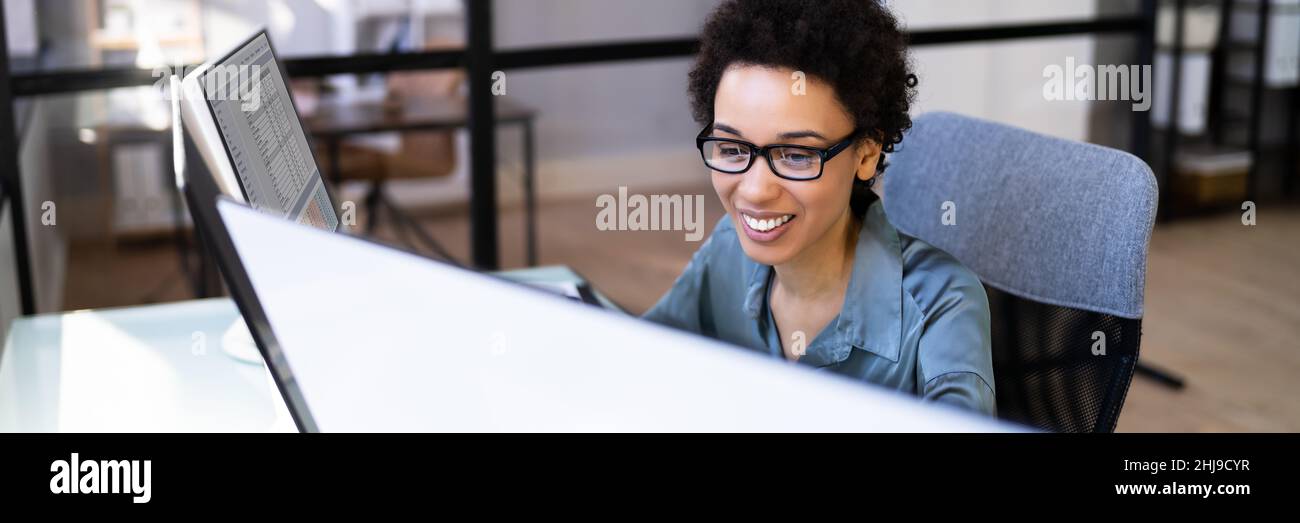 Office staff writing hi-res stock photography and images - Alamy