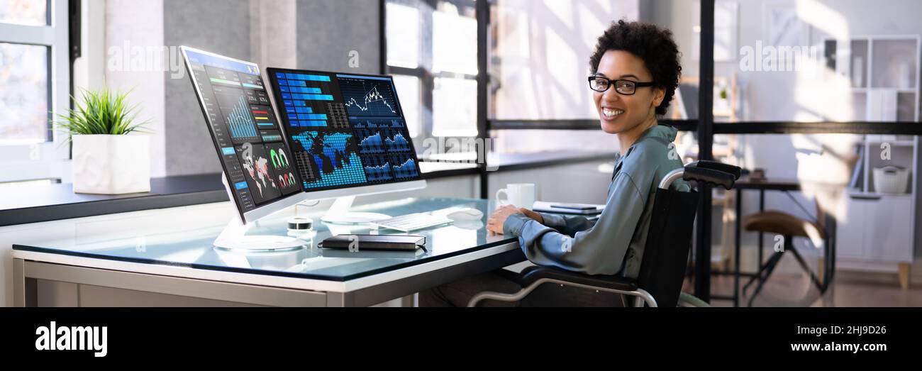 Business Data Analyst Woman Using Computer Screen Stock Photo - Alamy