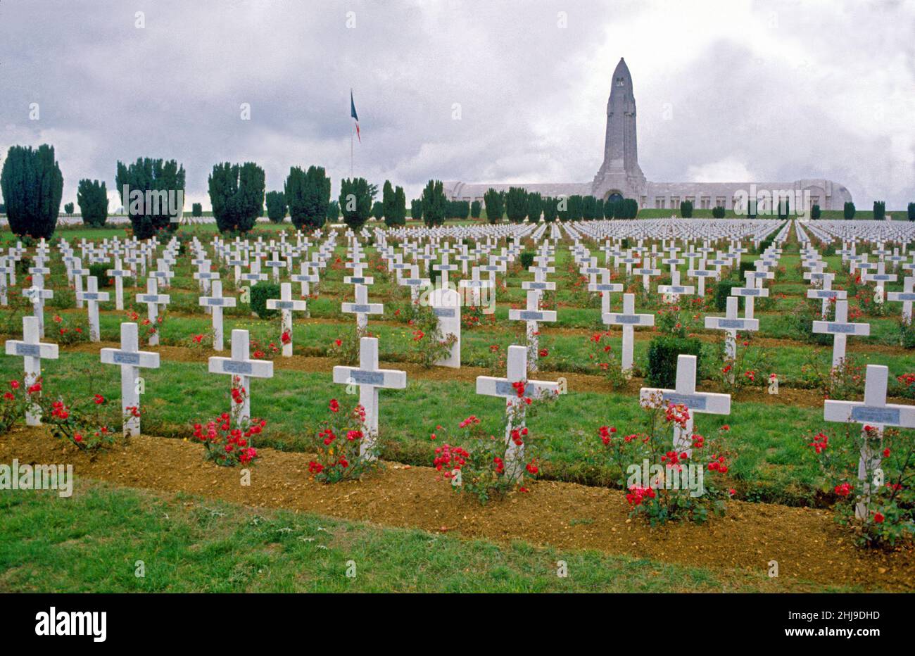 Ossuaire de Douaumont et Nécropole nationale de Fleury-devant-Douaumont ...