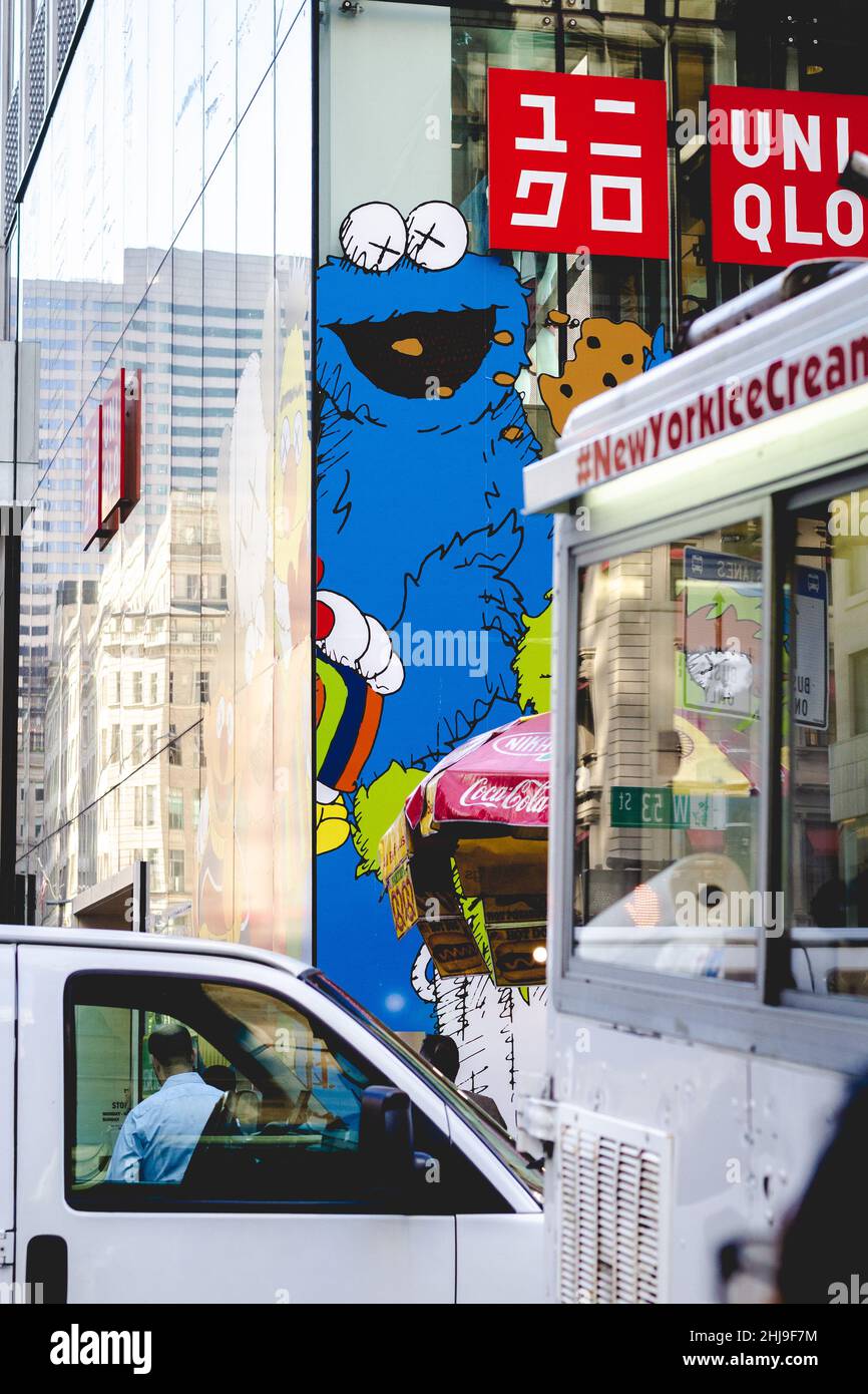 Fast-paced downtown life Stock Photo - Alamy