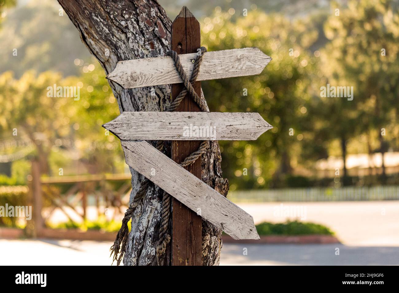 Old rustic signs hi-res stock photography and images - Alamy