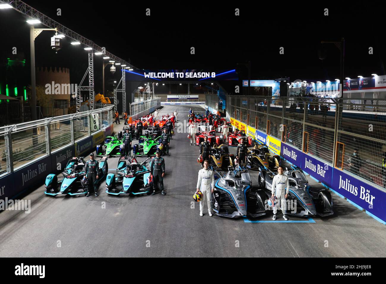 Season 8 groupo picture with all the cars during the 2022 Diriyah ePrix ...