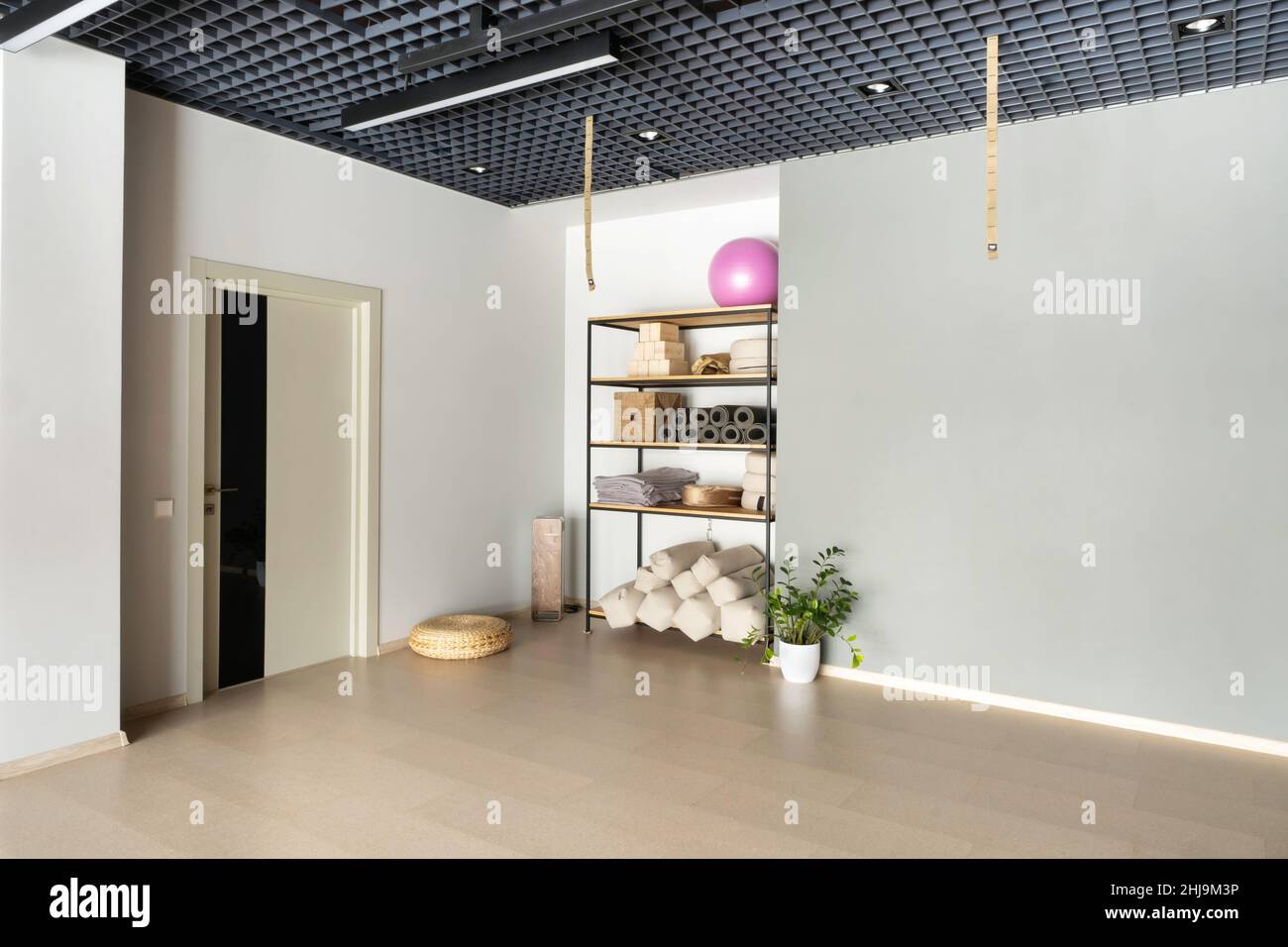 Body storage room hi-res stock photography and images - Alamy