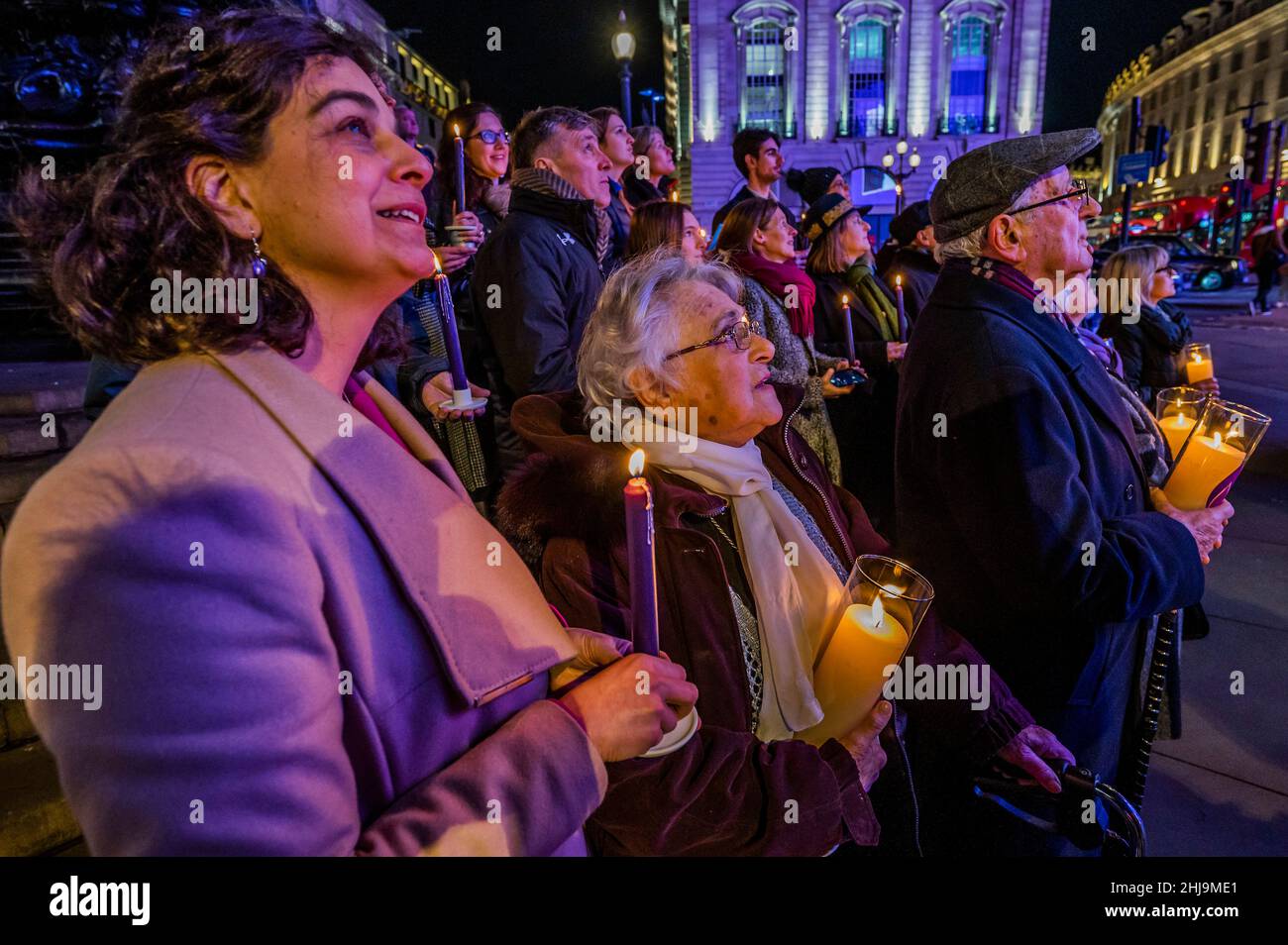 London, UK. 27 Jan 2022. Miriam Friedman, Ivor Perl, Joan Salter ...
