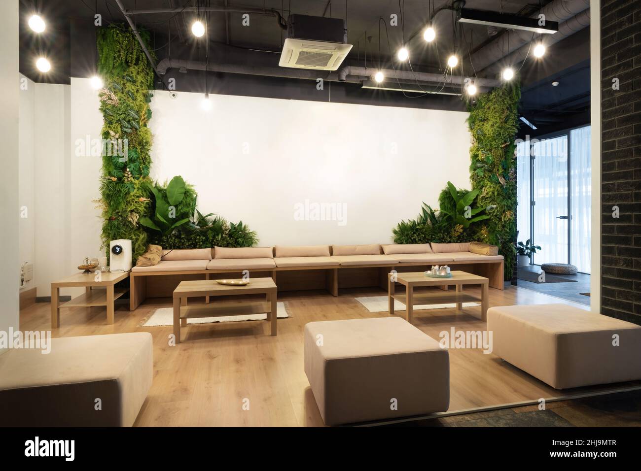 Modern lounge and relaxation room in the fitness center Stock Photo - Alamy