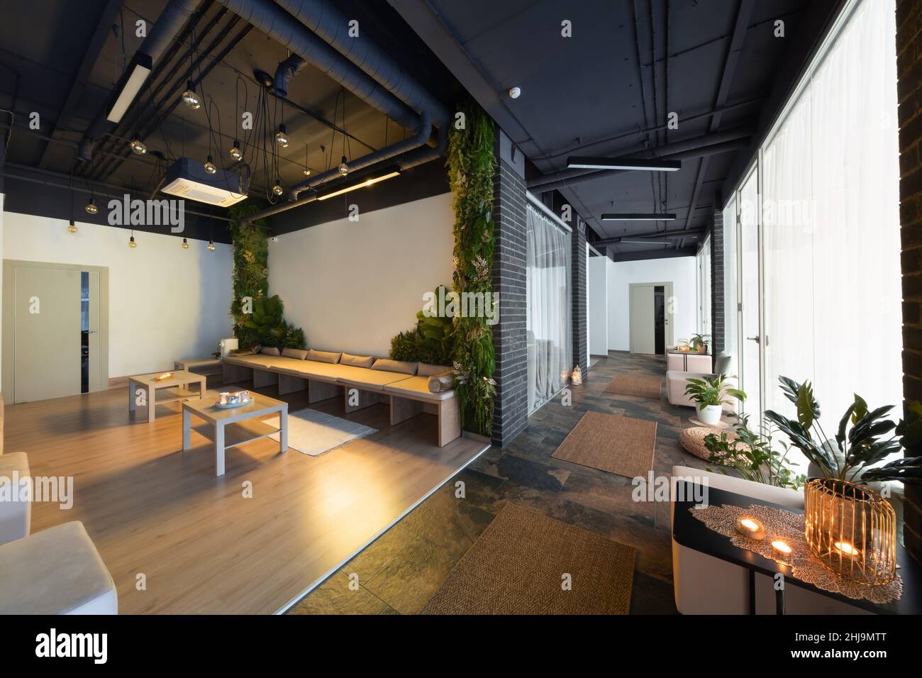 Modern lounge and relaxation room in the fitness center Stock Photo - Alamy