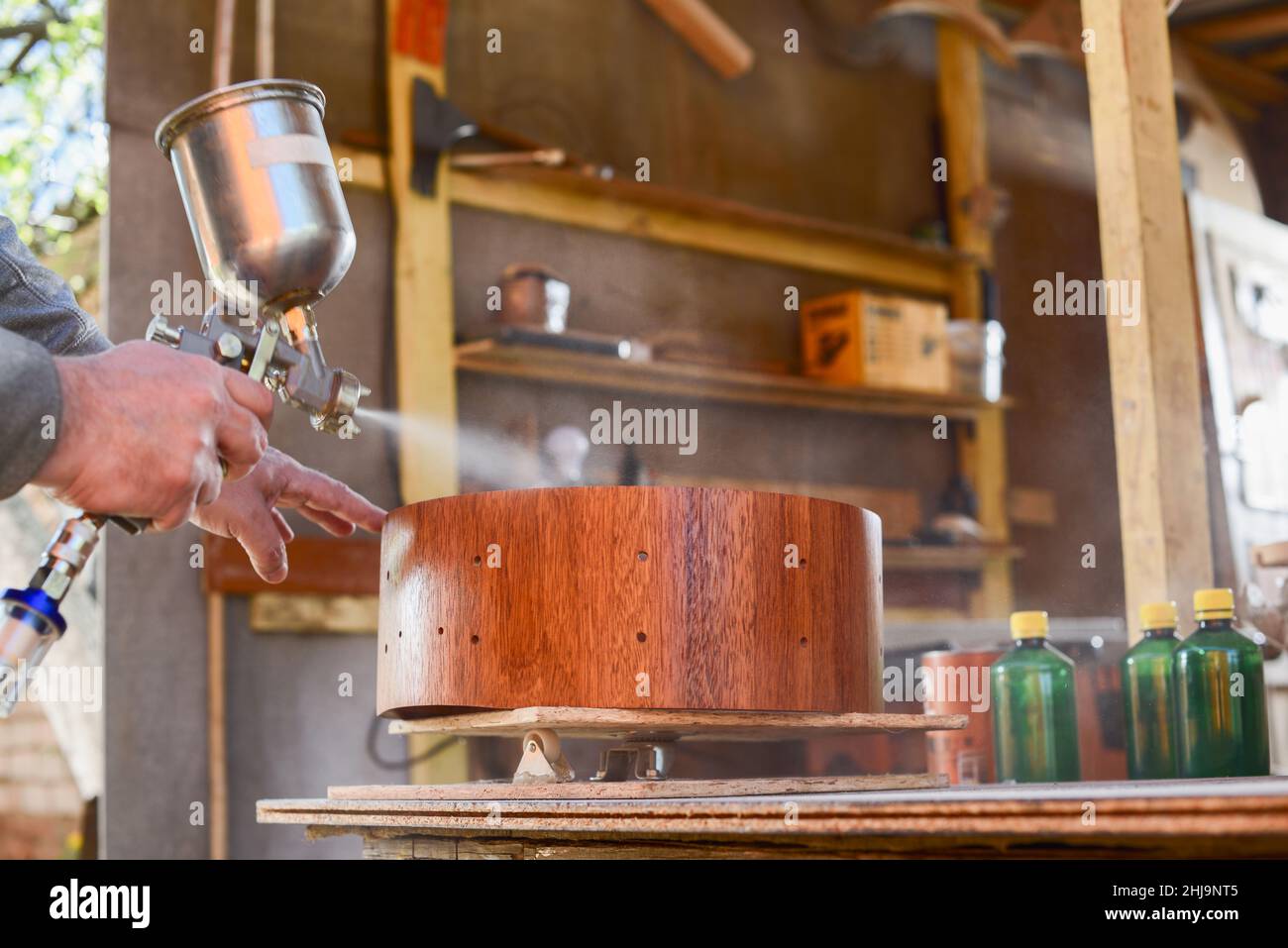 Drum construction workshop hi-res stock photography and images - Alamy