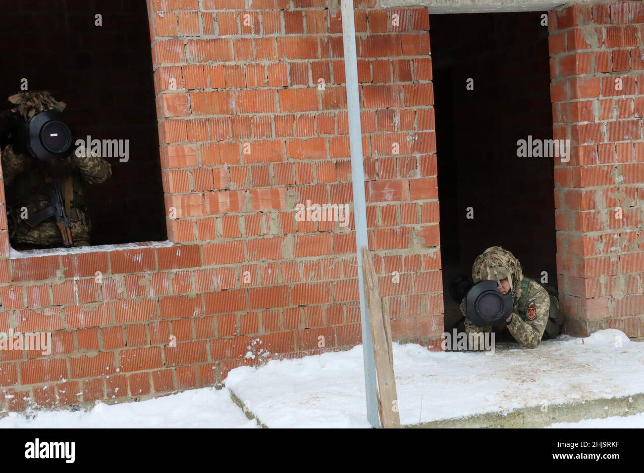 Ukraine. 27th Jan, 2022. Ukrainian troops are trained how to use ...