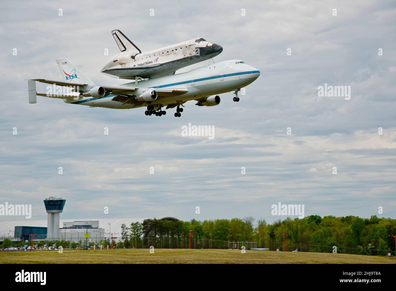 Space Shuttle Carried On 747 On Low Approach Hd NASA Boeing 747 123
