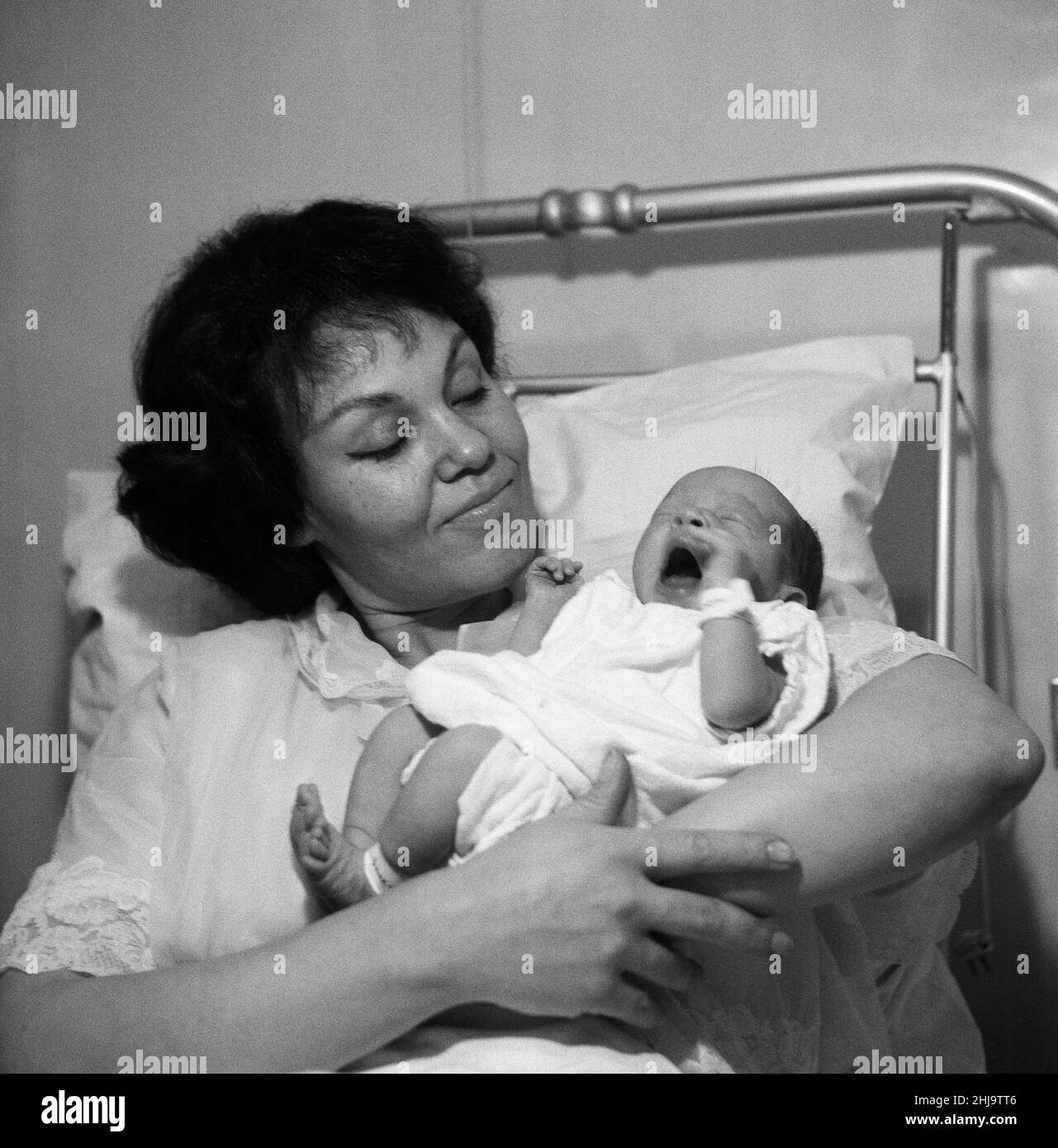 Jazz singer Cleo Laine pictured with her new baby daughter Jaqueline ...