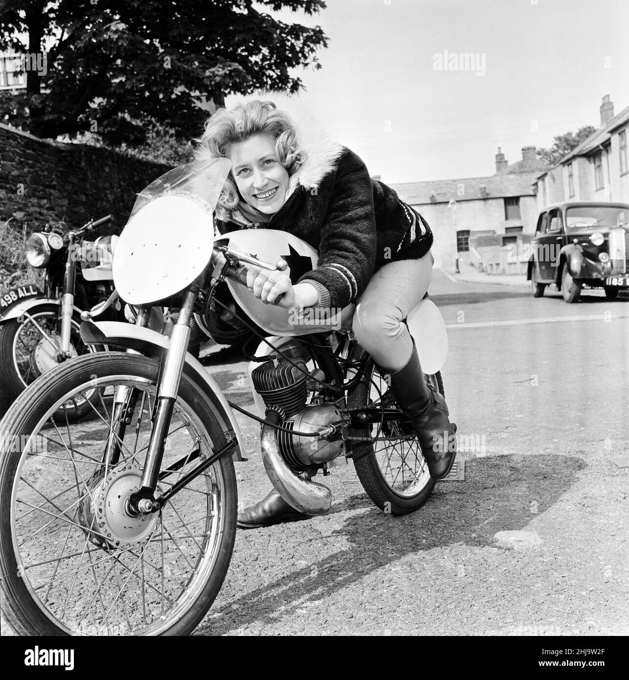 Beryl Swain, motorcycle road racer and the first woman to compete solo ...